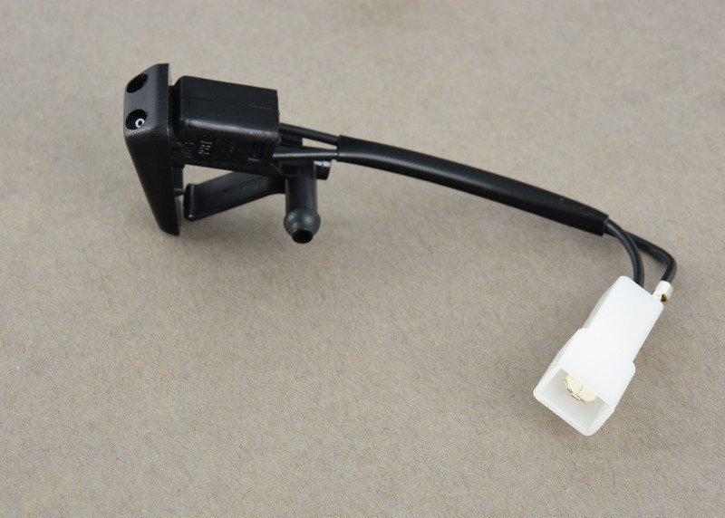 A 202 860 10 47 MERCEDES BENZ NOZZLE ENGINE HOOD RIGHT-W204